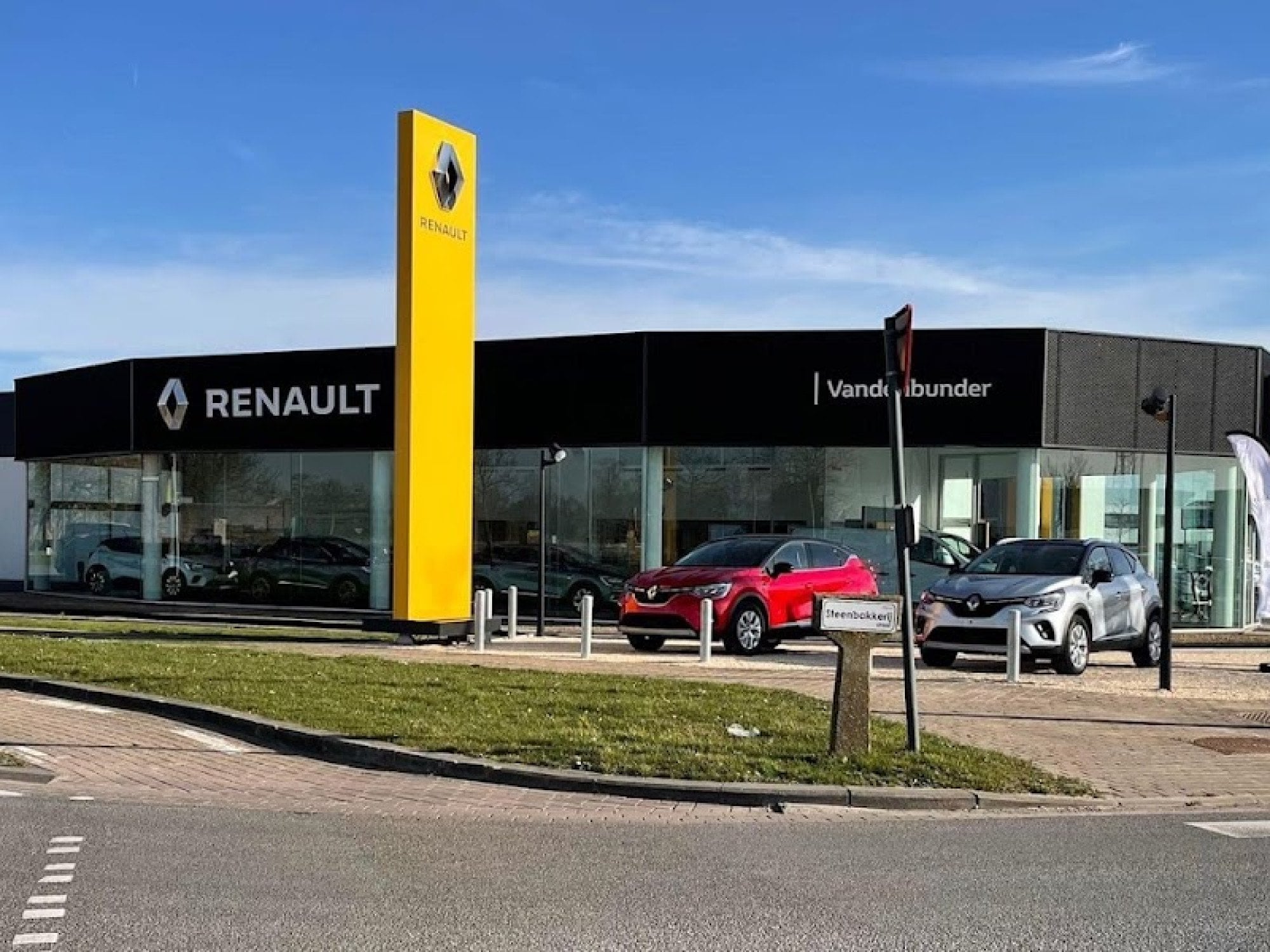 Van Mossel Vandenbunder Renault Diksmuide | Van Mossel Automotive Group